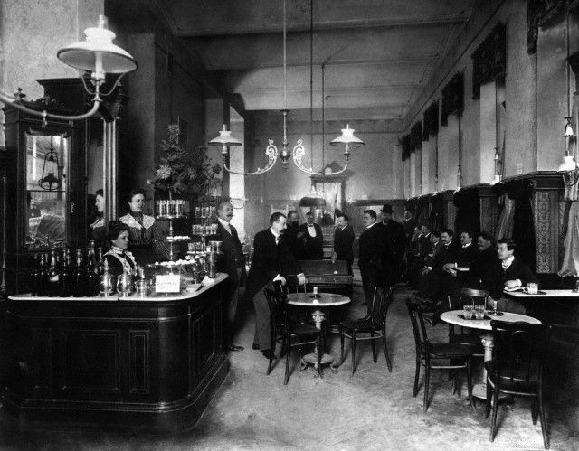 How Coffee's Changed from the 1900s to 2000s – Sumato Coffee